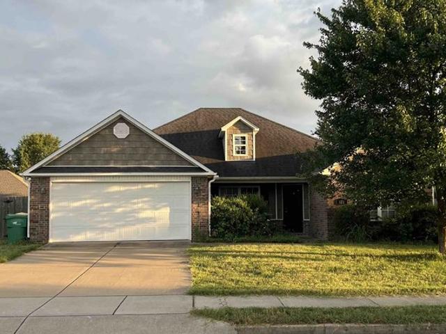 611 Spur Ln, Centerton, AR 72719