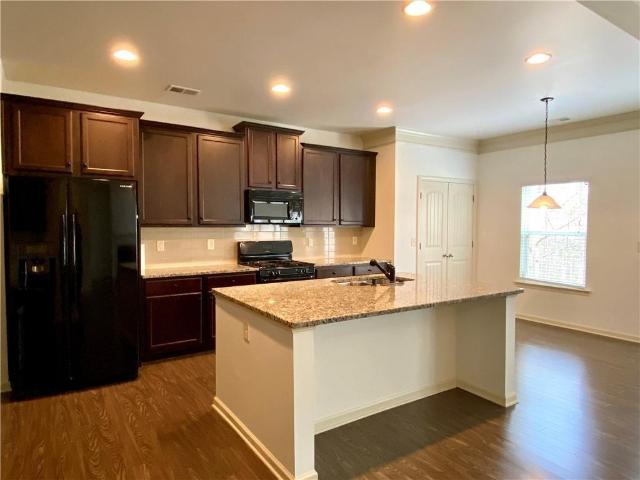 611 Stonehurst Lane