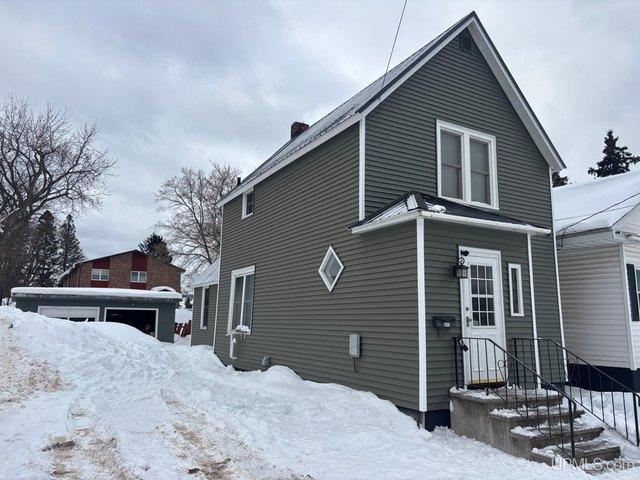 611 Sutherland St, Ironwood, MI 49938