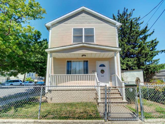 611 PENN Street