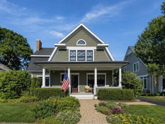 611 Prairie Ave, Barrington, IL 60010