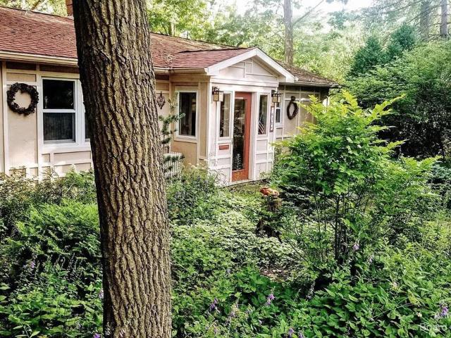611 Robin Road