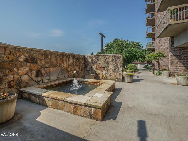 611 Regal Tower