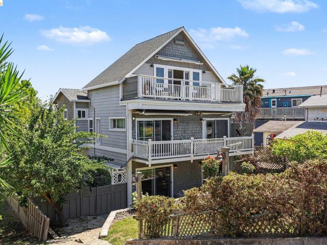 611 Riverview Pl