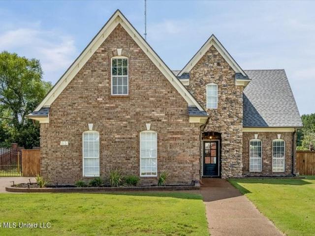 611 Ridge View Dr, Hernando, MS 38632