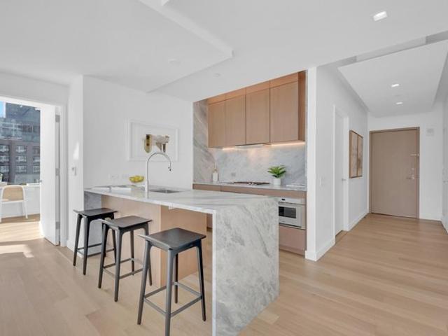 611 W 56th St Apt 7A, New York, NY 10019