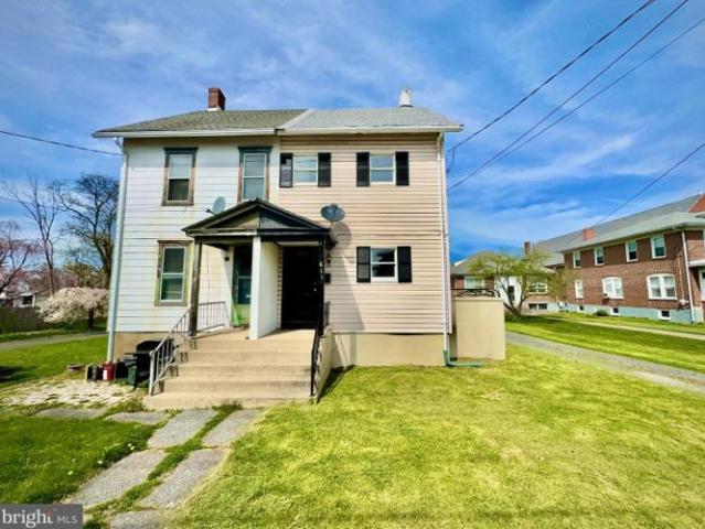 611 W Broad St, Quakertown, PA 18951