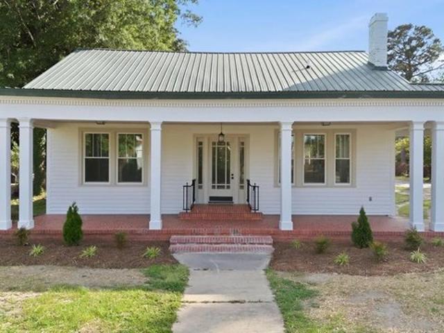 611 W Pearsall St, Dunn, NC 28334
