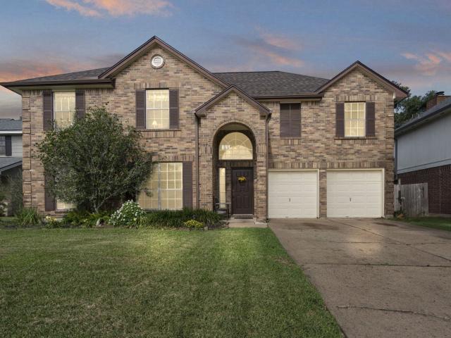611 Woodlake Circle