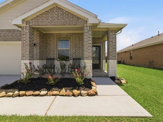 611 Walnut Branch Dr, Baytown, TX 77523