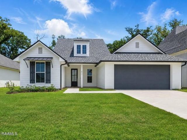 611 Whispering Meadows Rd, Broussard, LA 70518