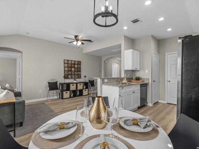 611 Whiting Ave, San Antonio, TX 78210