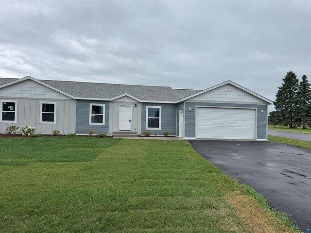 611 Wrenshall St Unit B, Wrenshall, MN 55797