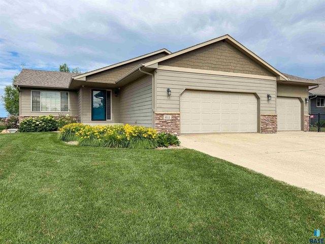 611 United Ave, Harrisburg, SD 57032