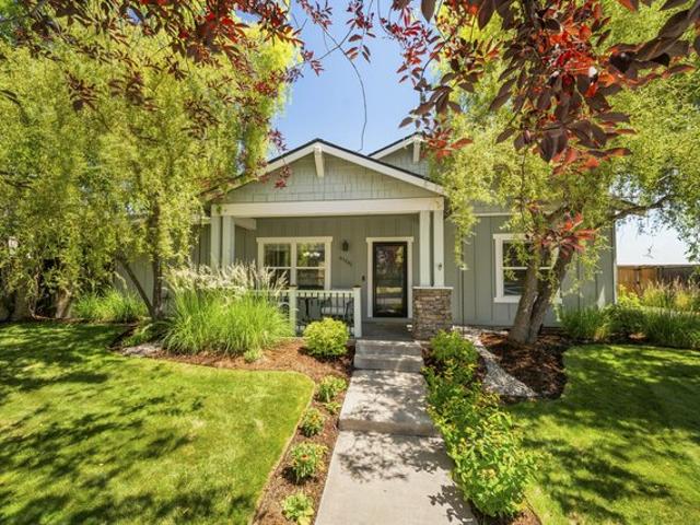 61242 Brookhollow Dr, Bend, OR 97702