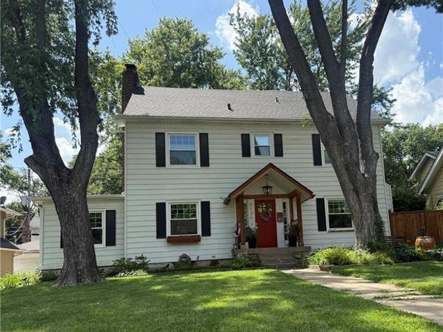 6124 Oak St, Kansas City, MO 64113