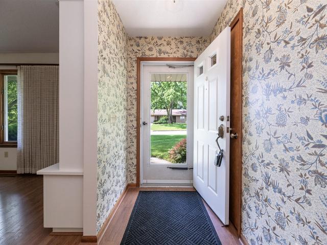 6124 Old Log Trail