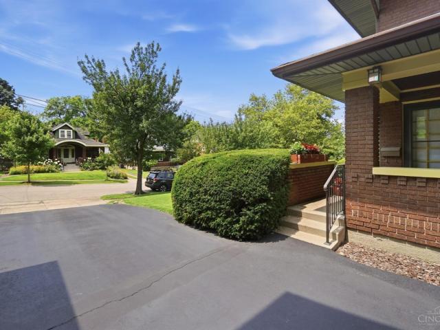 6124 Fairway Drive