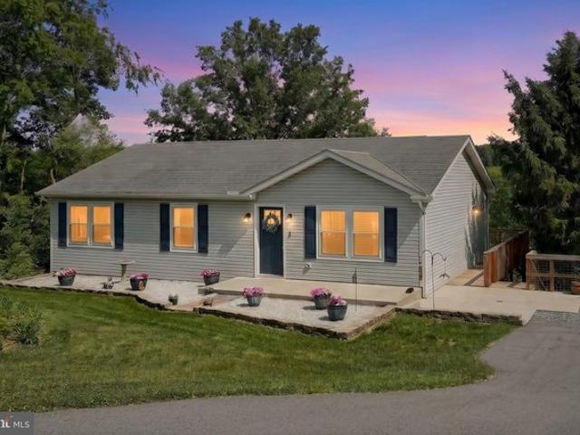 6124 Gardner Rd, Spring Grove, PA 17362