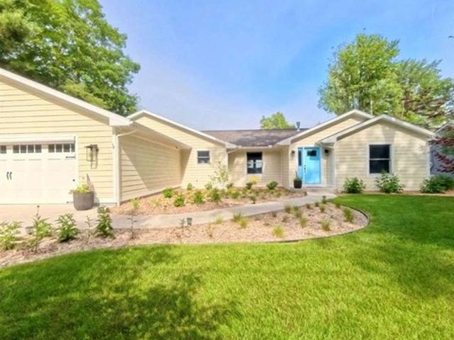 6124 Ridge Rd, Oscoda, MI 48750