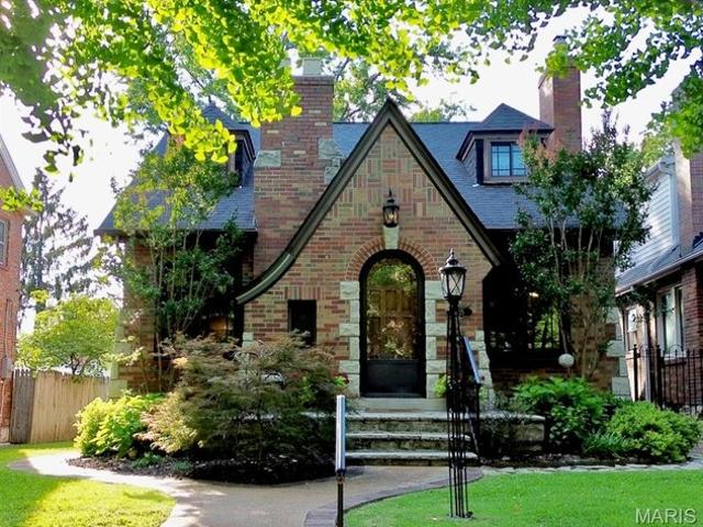 6125 Marwinette Ave, Saint Louis, MO 63116