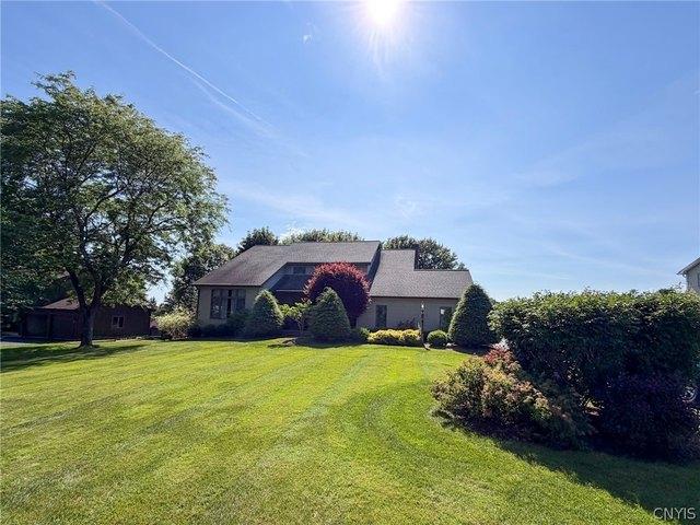 6125 Oakridge Rd, Auburn, NY 13021
