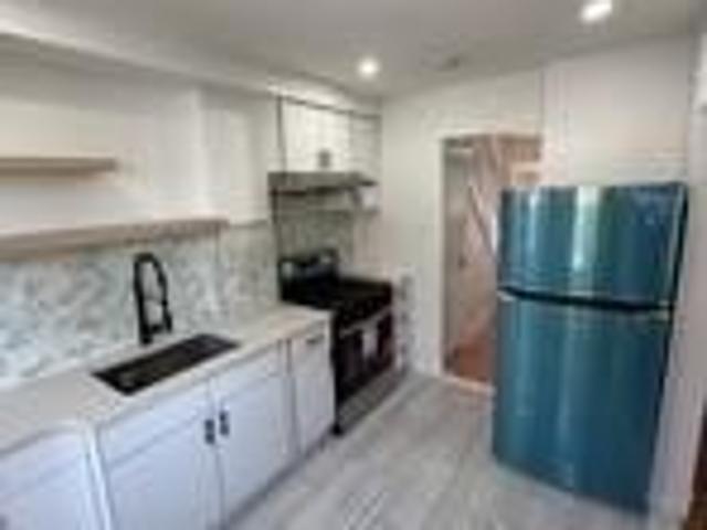 6125 Saunders St, Rego Park, NY 11374