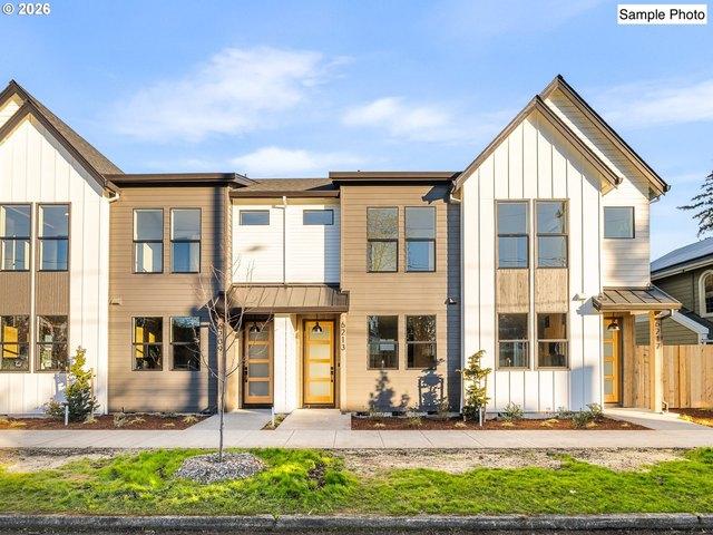 6126 NE Stanton St, Portland, OR 97213