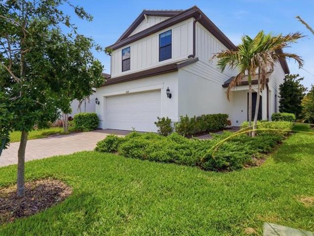 6126 Bluestar Ct, Lakewood Ranch, FL 34211