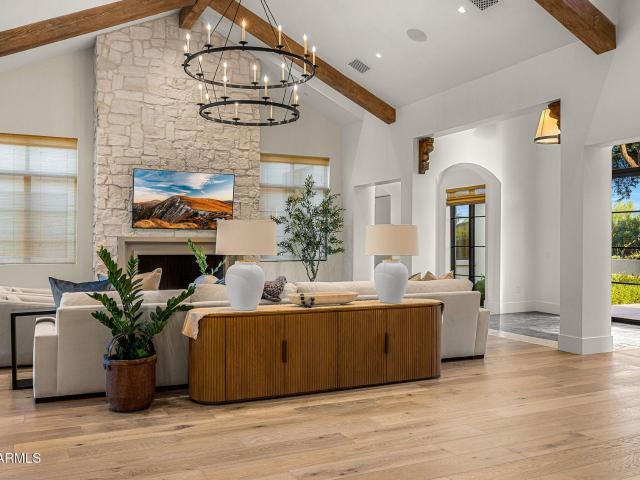 6126 E Joshua Tree Ln, Paradise Valley, AZ