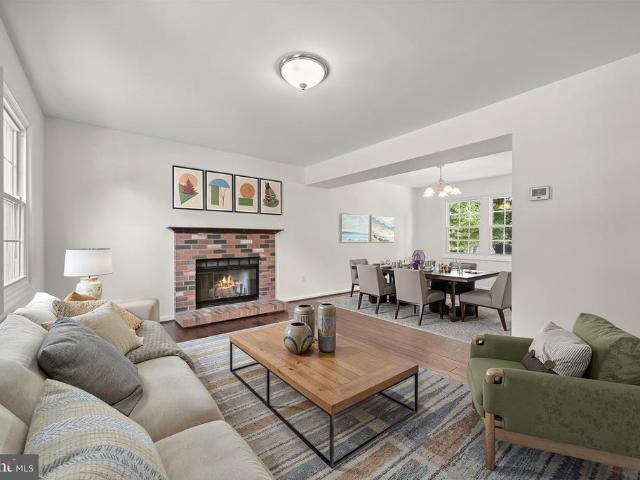 6127 Karas Walk