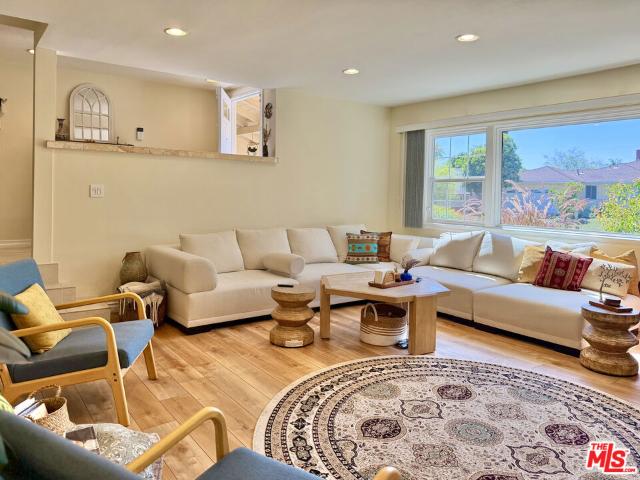 6127 Lockhurst Drive