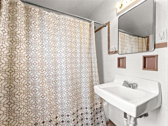 6127 Smithfield St, McKeesport, PA 15135 | MLS #1739