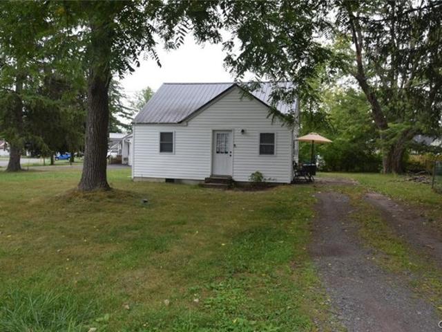 6128 Riley Rd, Cicero, NY 13039