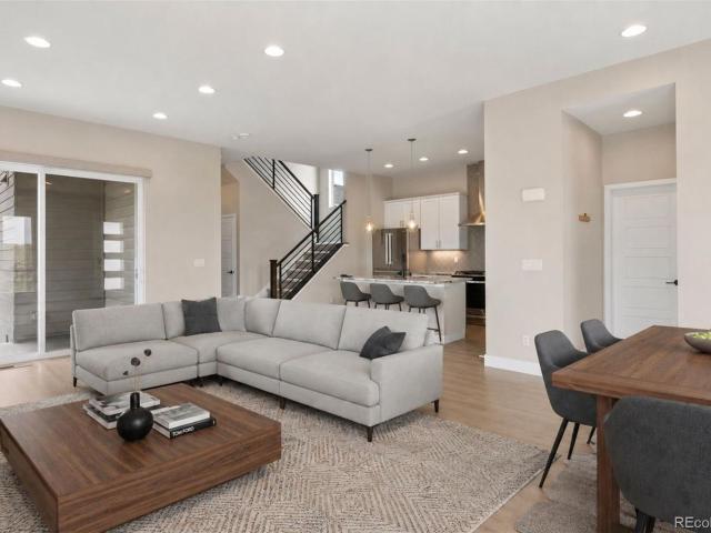 6129 Stable View Street