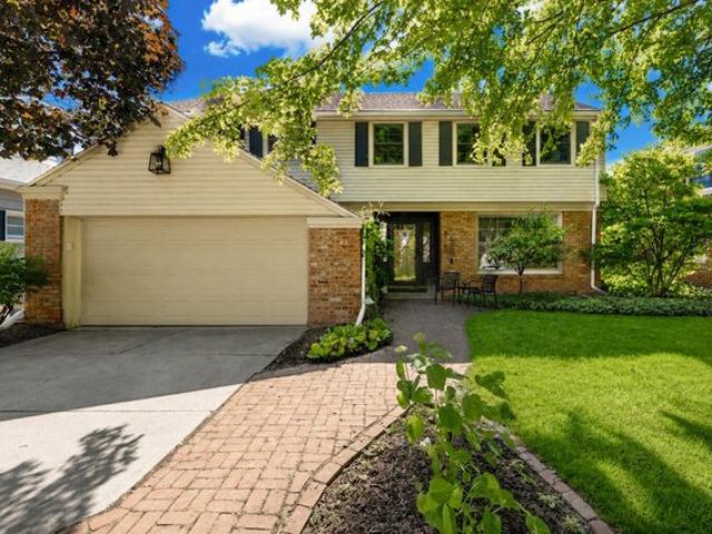 6120 N Kent Ave, Whitefish Bay, WI 53217
