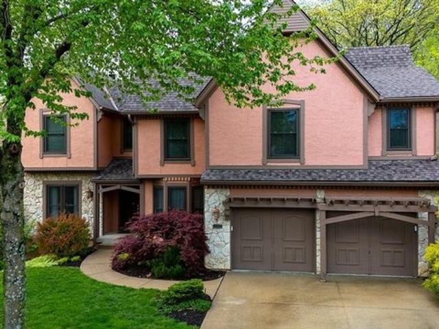 6120 N Strathbury Ave, Kansas City, MO 64151