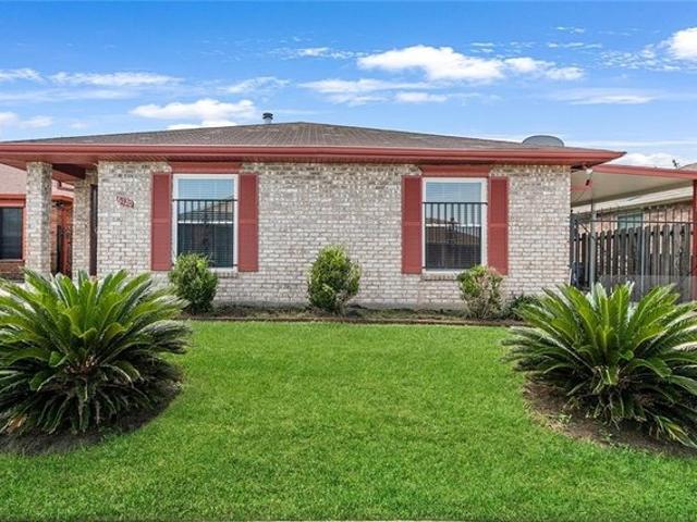 6120 Erin Dr, New Orleans, LA 70126