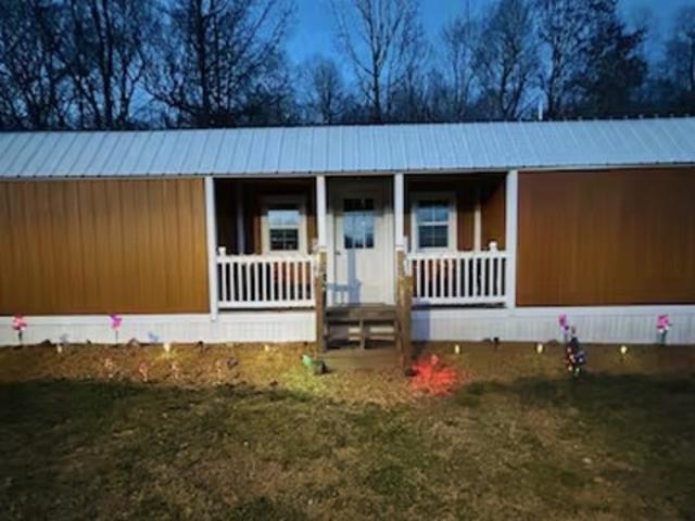 6120 Reevesville Rd, Grantsburg, IL 62943