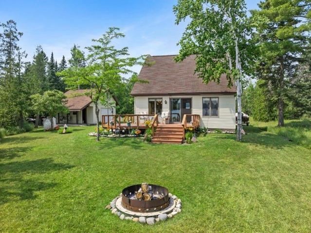 6120 Truscott Dr, Cheboygan, MI 49721