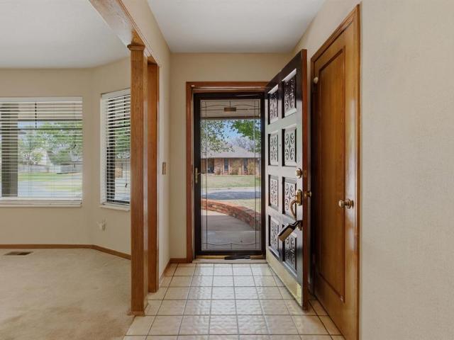 6120 Winchester Drive