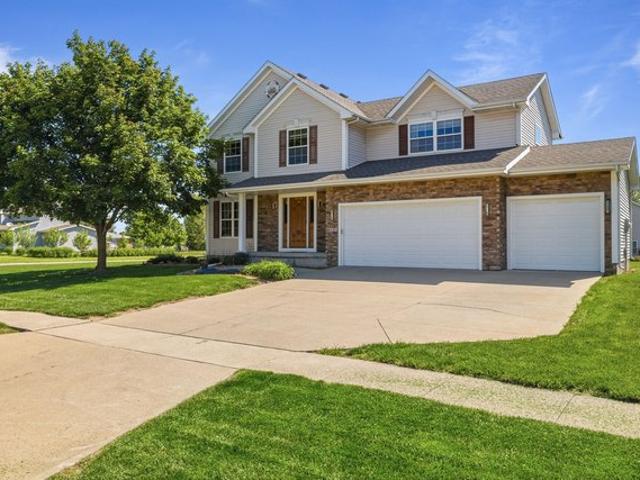 6121 NW 50th St, Johnston, IA 50131