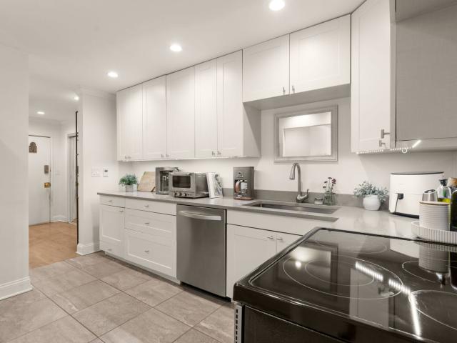 6121 N Sheridan Road # 3A