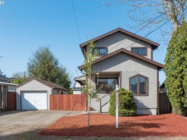 6121 NE Hassalo St, Portland, OR 97213