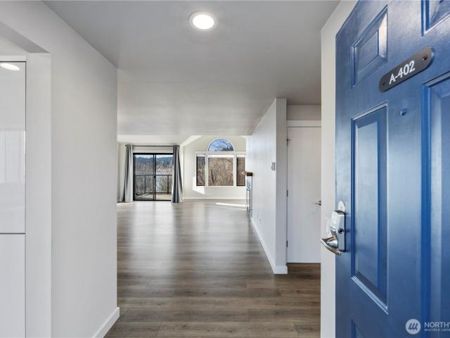 6121 NE 175th Street # A402