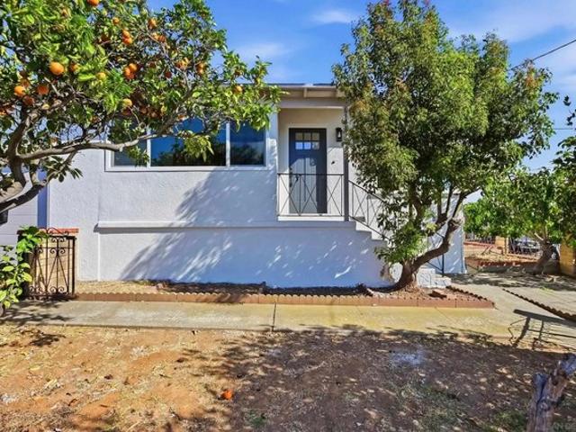 6121 Cumberland St, San Diego, CA 92139