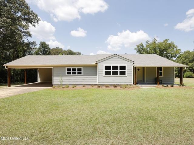 6121 Gibson Rd, McComb, MS 39648
