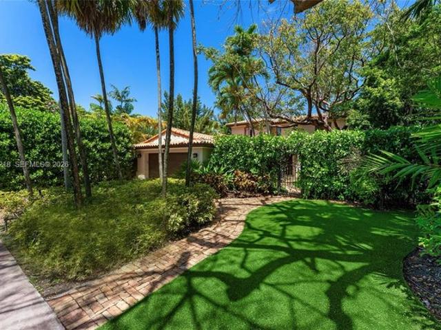 6121 Lagorce Dr, Miami Beach, FL 33140