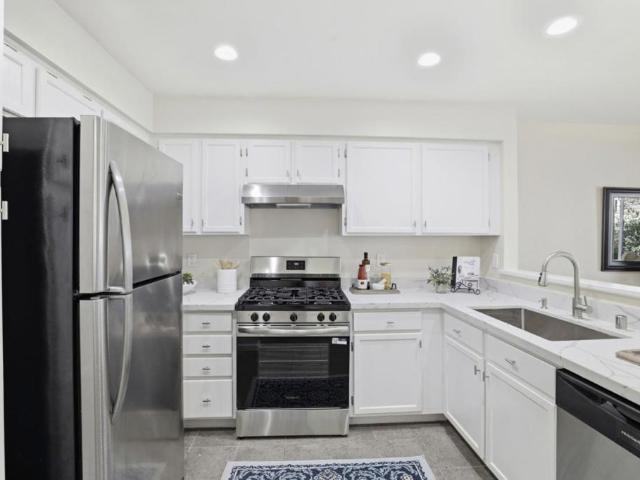 6121 Lambeck Lane