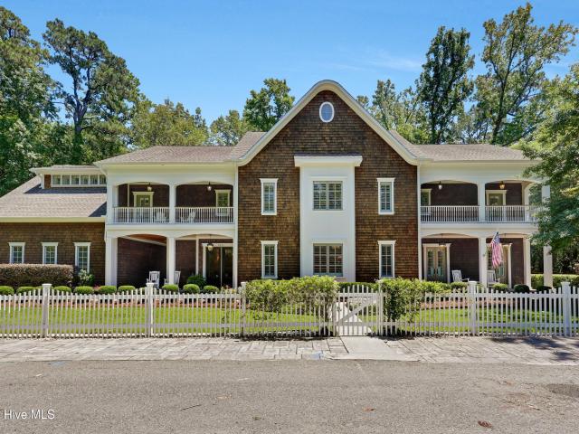 6121 Leeward Lane